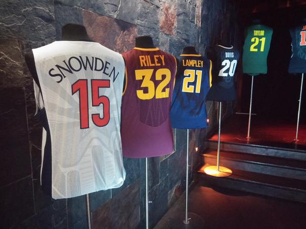 Arizona Wildcats coaching legend Fred “The Fox” Snowden inducted into ...
