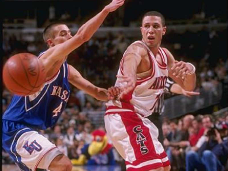 Arizona Wildcats 25 years ago today: Shock No. 1-ranked Kansas in Sweet ...