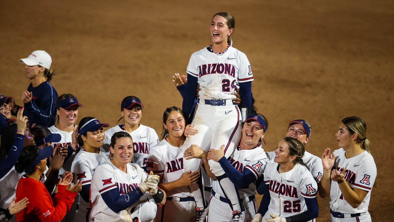 Arizona run-rules Alabama with Altmeyer’s walk-off hit ...